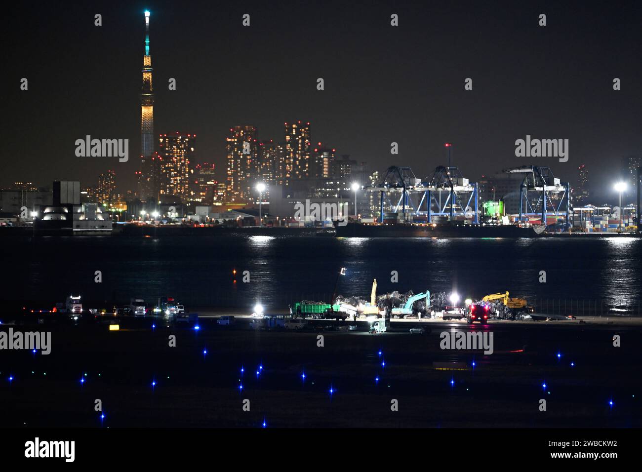 JAL's Airbus A350-900 (JL516 from Sapporo Shin-Chitose to Haneda, reg ...