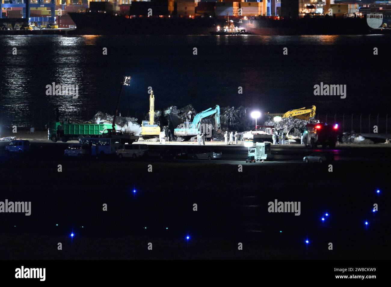 JAL's Airbus A350-900 (JL516 from Sapporo Shin-Chitose to Haneda, reg ...