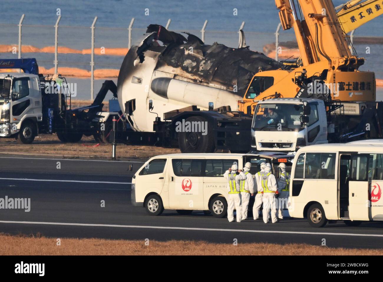 JAL's Airbus A350-900 (JL516 from Sapporo Shin-Chitose to Haneda, reg ...