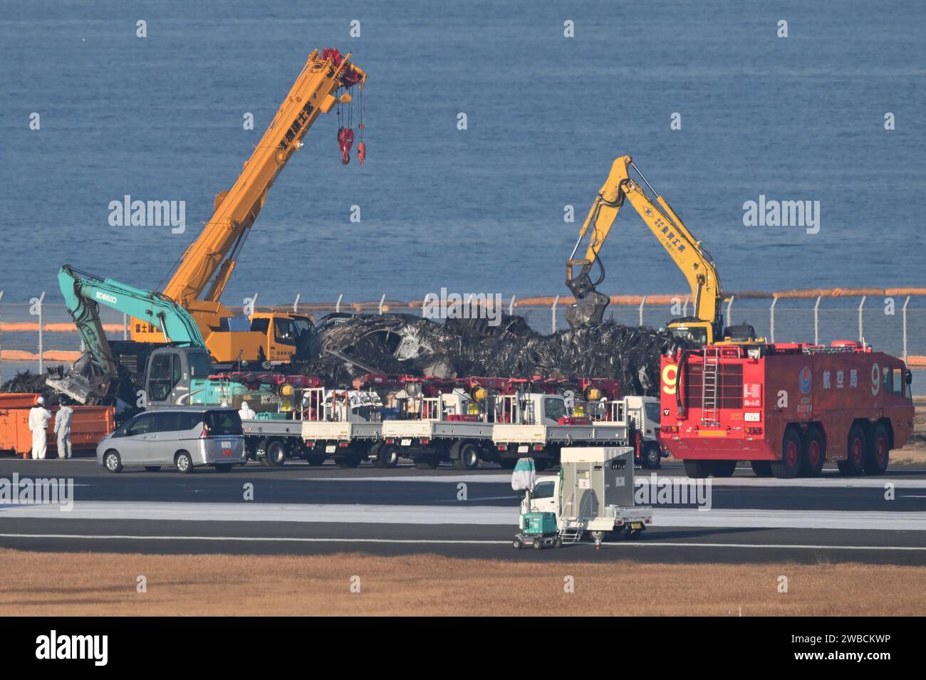 JAL's Airbus A350-900 (JL516 from Sapporo Shin-Chitose to Haneda, reg ...