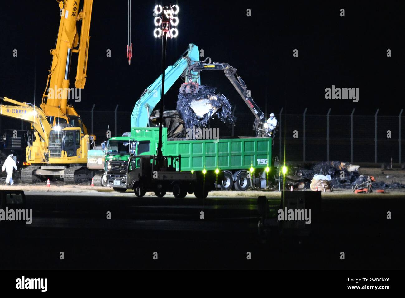 JAL's Airbus A350-900 (JL516 from Sapporo Shin-Chitose to Haneda, reg ...