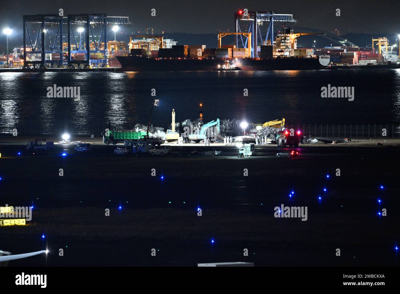 JAL's Airbus A350-900 (JL516 from Sapporo Shin-Chitose to Haneda, reg ...
