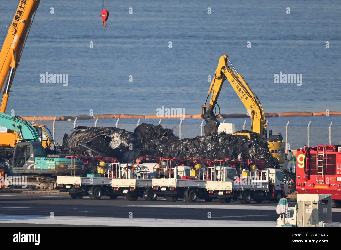 JAL's Airbus A350-900 (JL516 from Sapporo Shin-Chitose to Haneda, reg ...