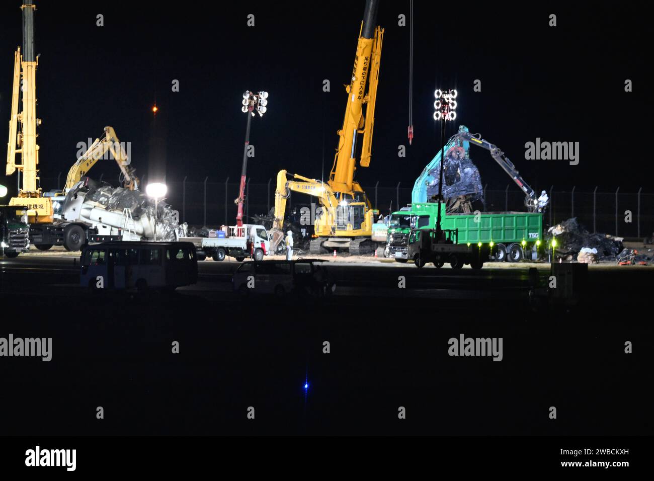 JAL's Airbus A350-900 (JL516 from Sapporo Shin-Chitose to Haneda, reg ...