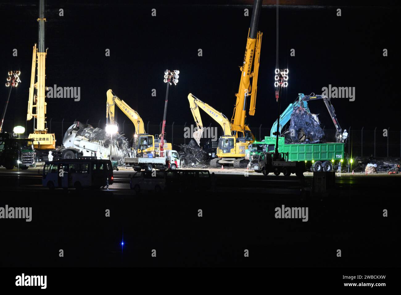 JAL's Airbus A350-900 (JL516 from Sapporo Shin-Chitose to Haneda, reg ...