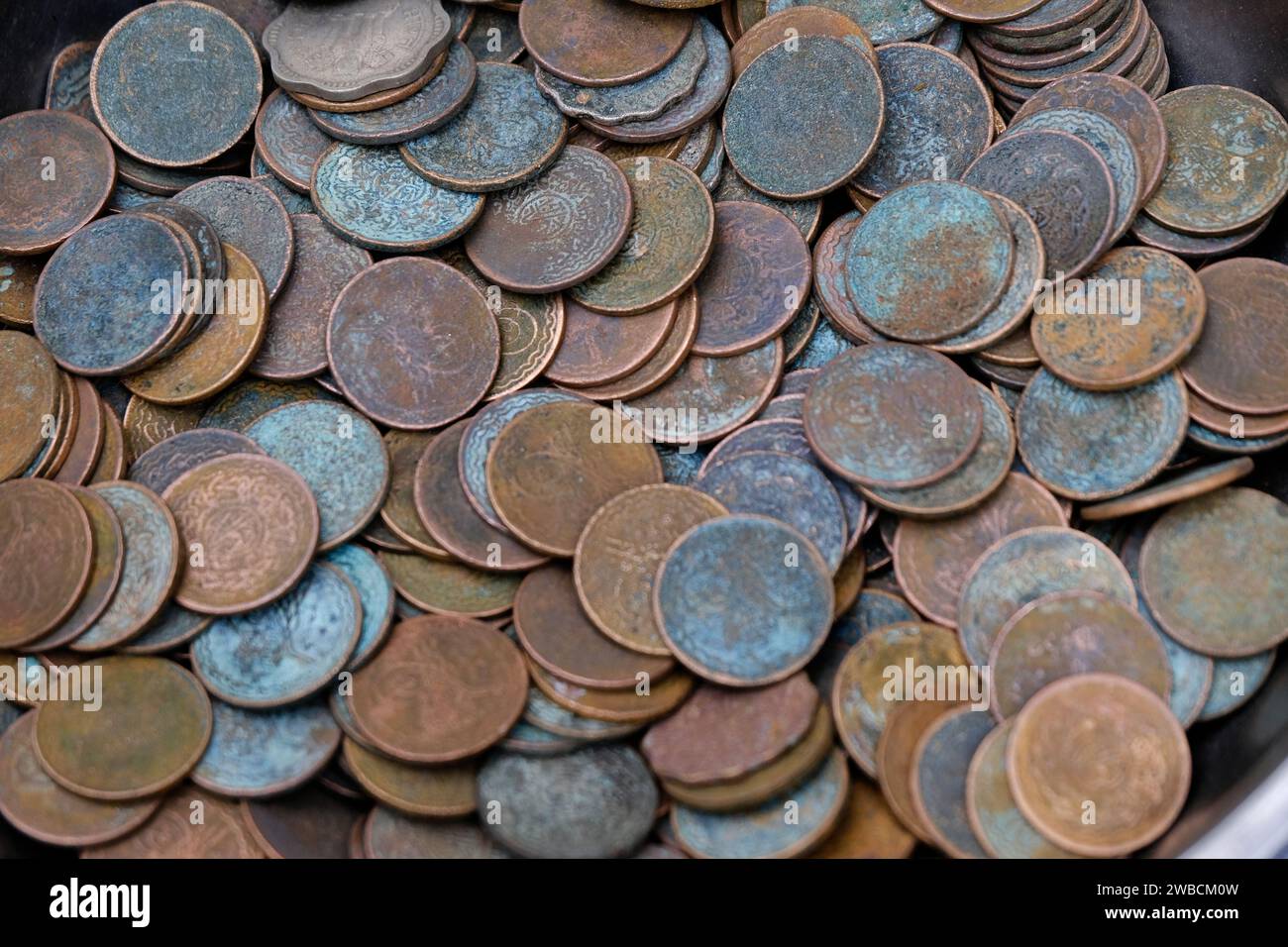 Ancient india coin hi-res stock photography and images - Alamy