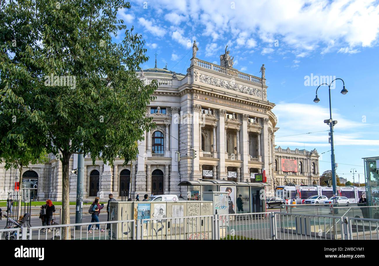 Vienna, Austria. Burgtheater (Imperial Court Theatre) and famous Wiener ...