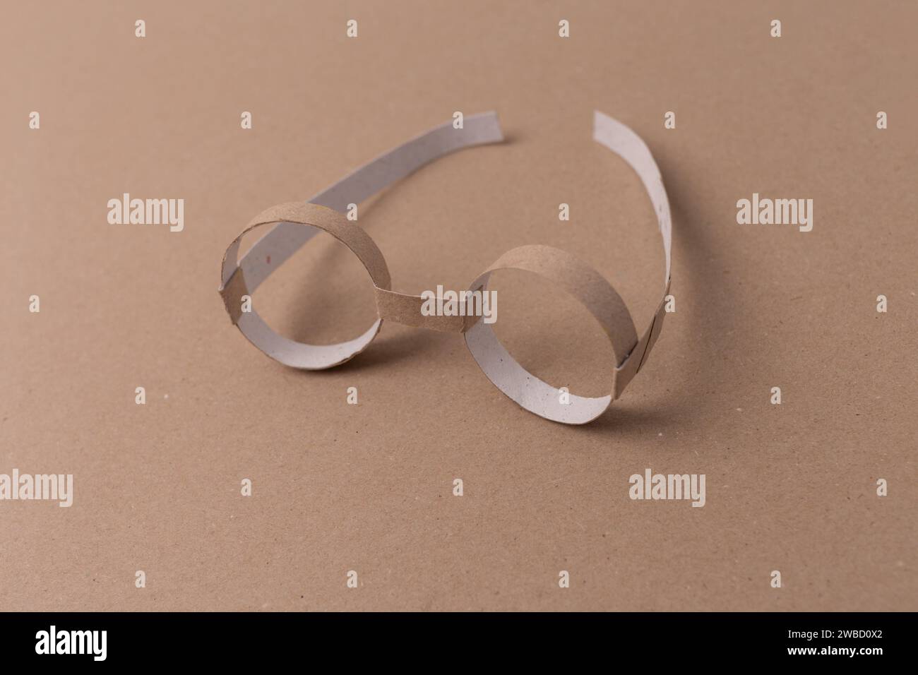 easy craft spectacles making, summer DIY and craft concept, how to make ...