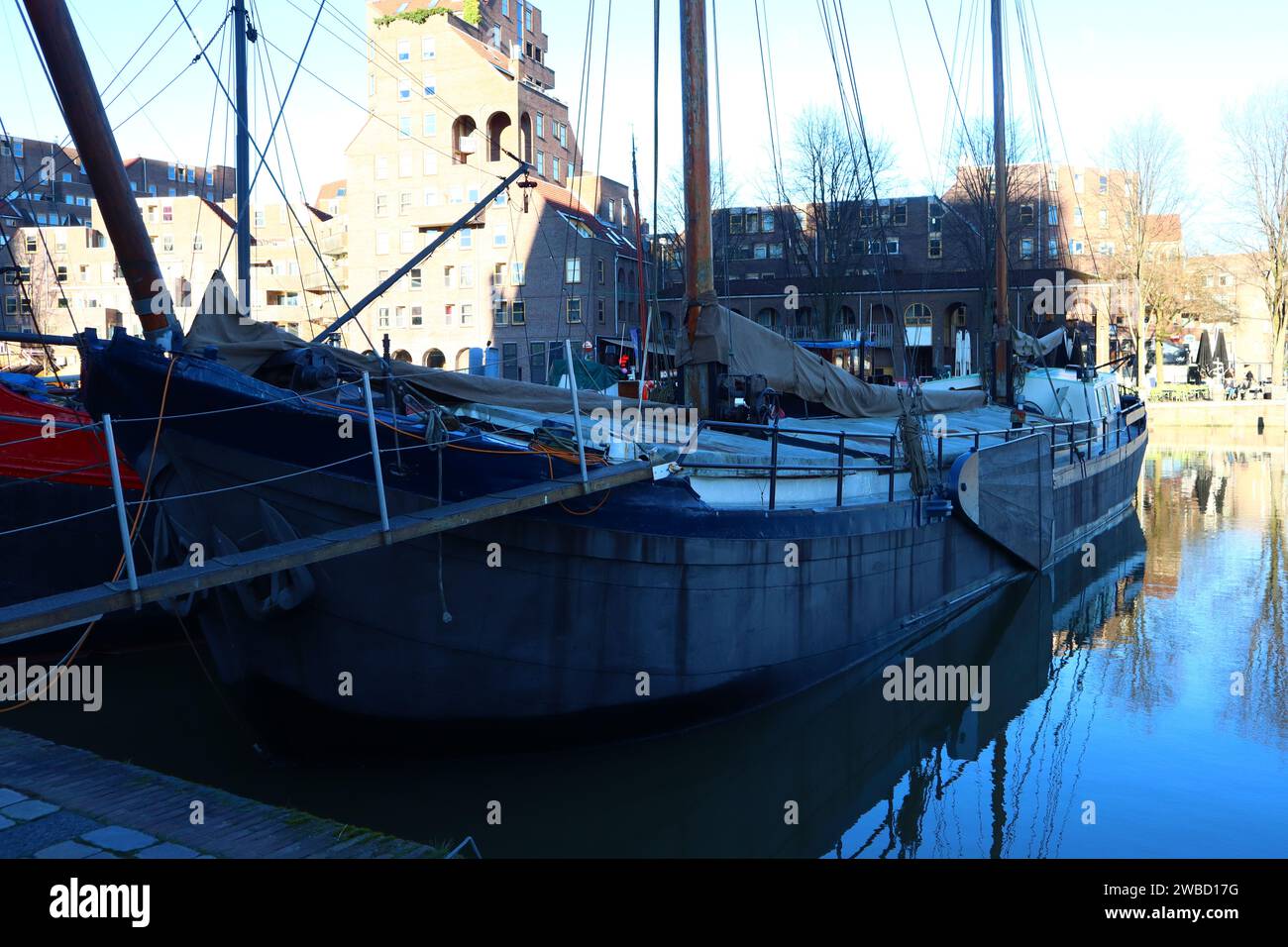 Vintage old boats from Rotterdam city Stock Photo - Alamy