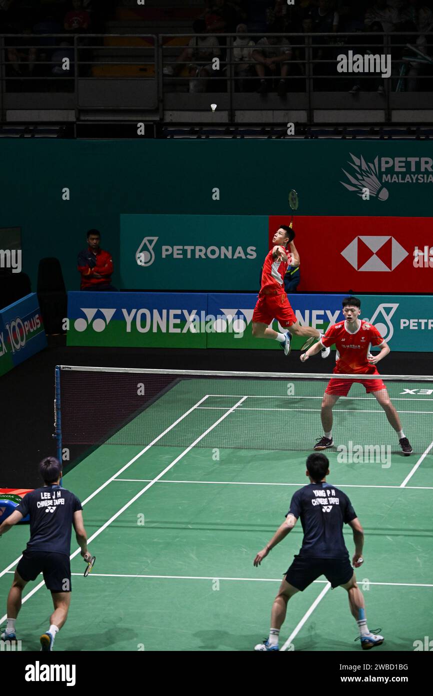 Kuala Lumpur, Malaysia. 10th Jan, 2024. Chen Boyang (R, top)/Liu Yi (L ...