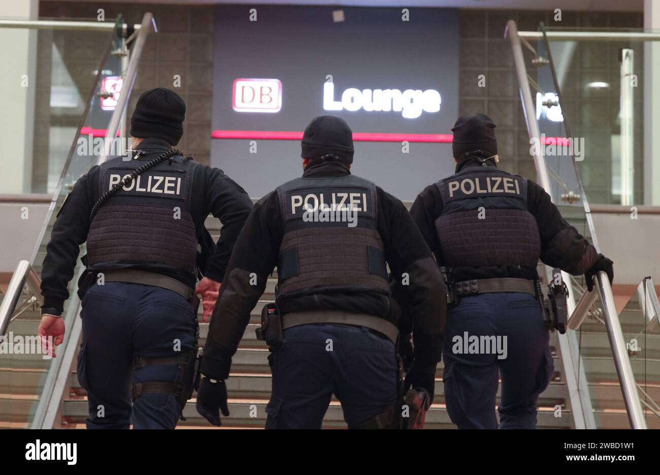 Symbolfoto, Bundespolizei im Hauptbahnhof Hannover *** Symbolic photo ...