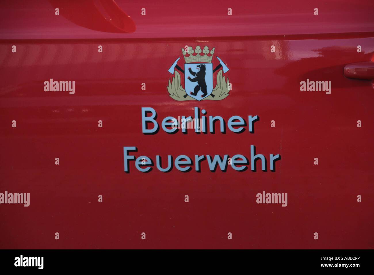 fahrzeug der berliner feuerwehr fahrzeug der berliner feuerwehr ...