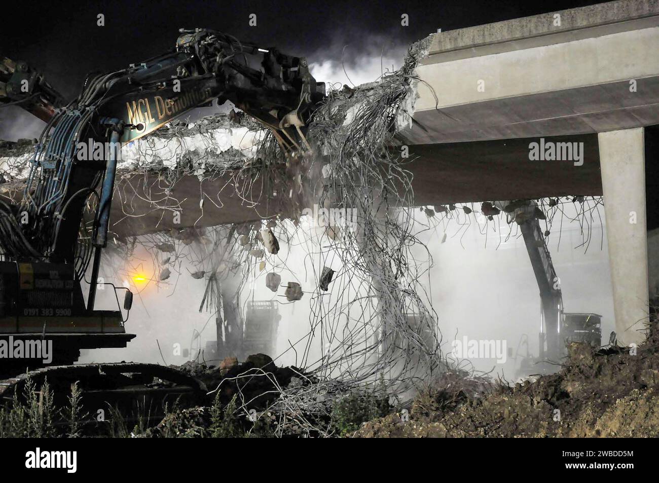 The construction industry at work, Bridge demolition on the A1, to ...