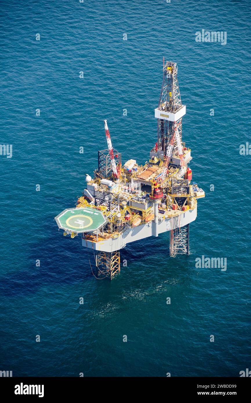 Gas Platform in the Irish Sea, UK waters Stock Photo - Alamy
