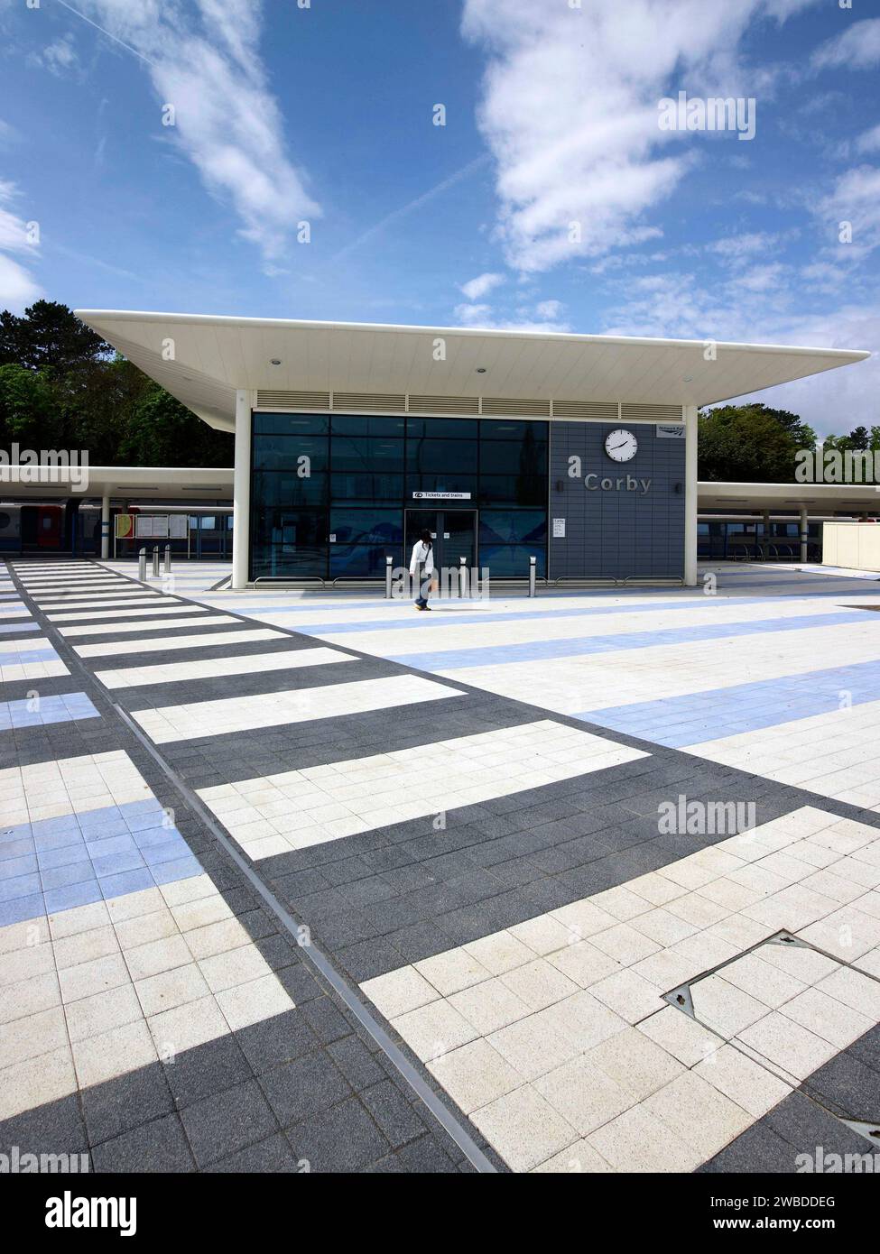 Corby railway station and forecourt hi-res stock photography and images ...
