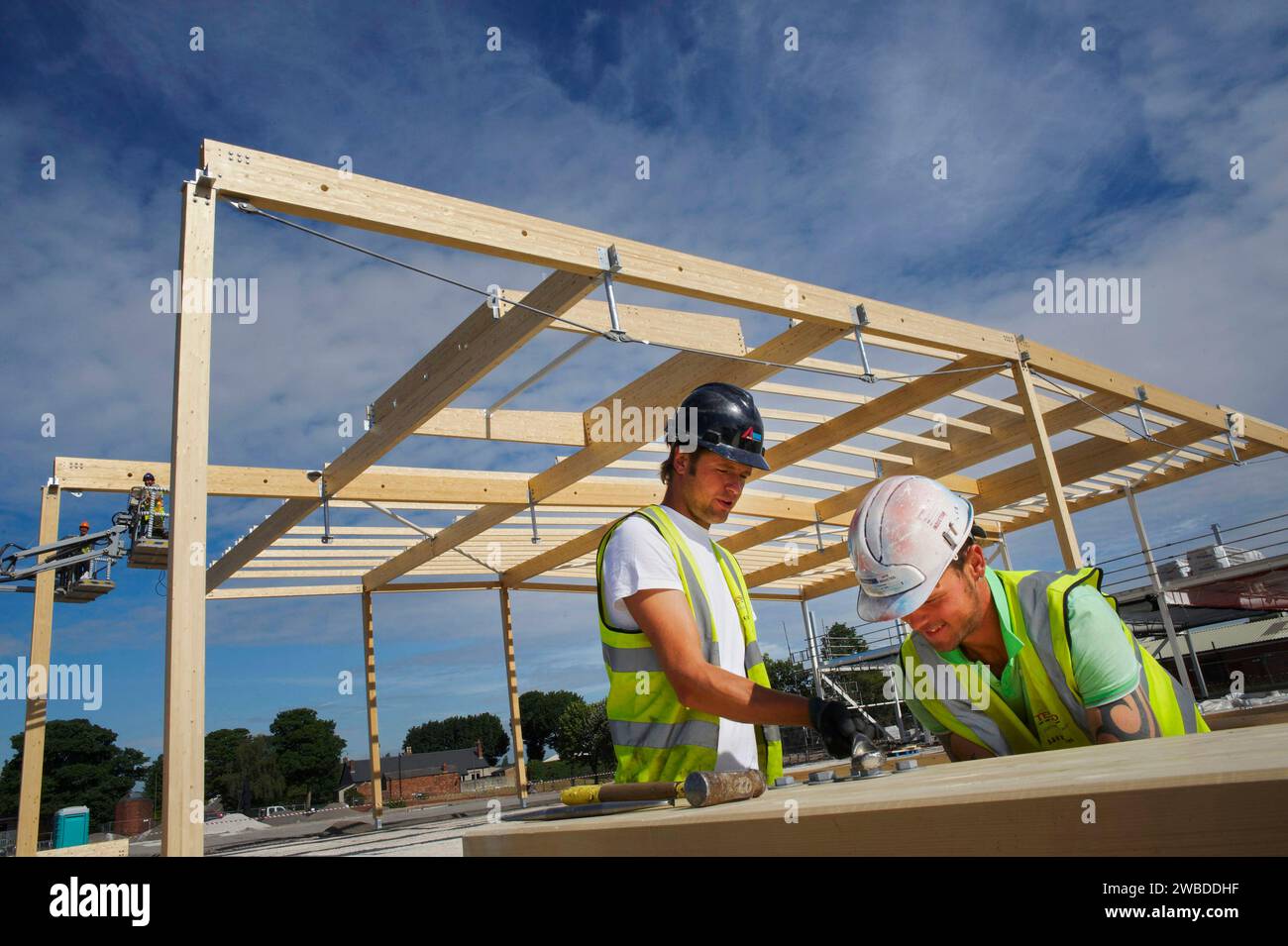 Timber frame construction using glue lam beams hi-res stock photography ...