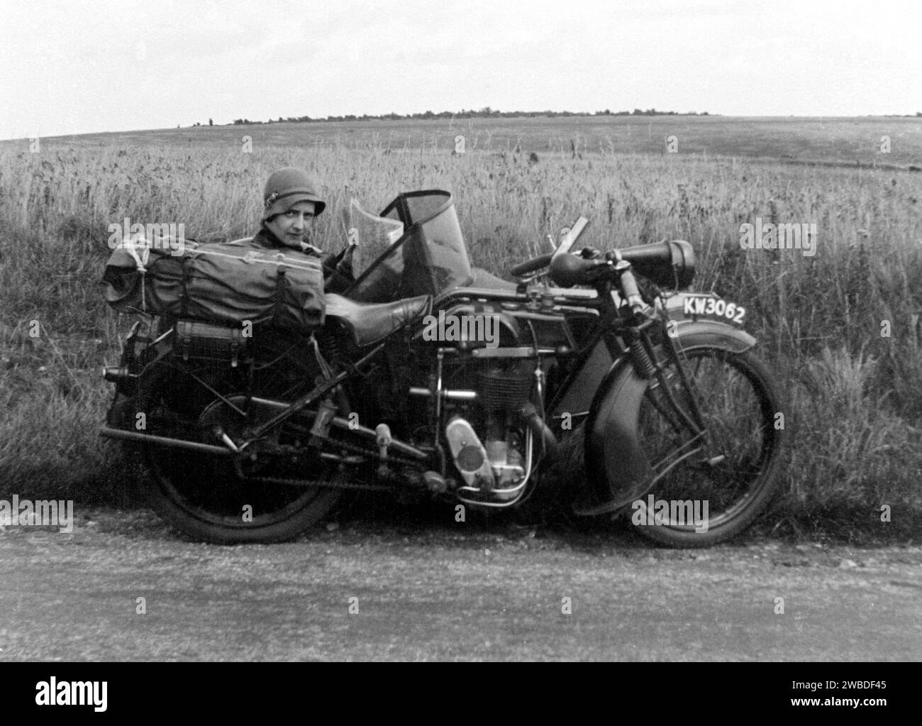 Vintage motorcycle sidecar hi-res stock photography and images - Alamy