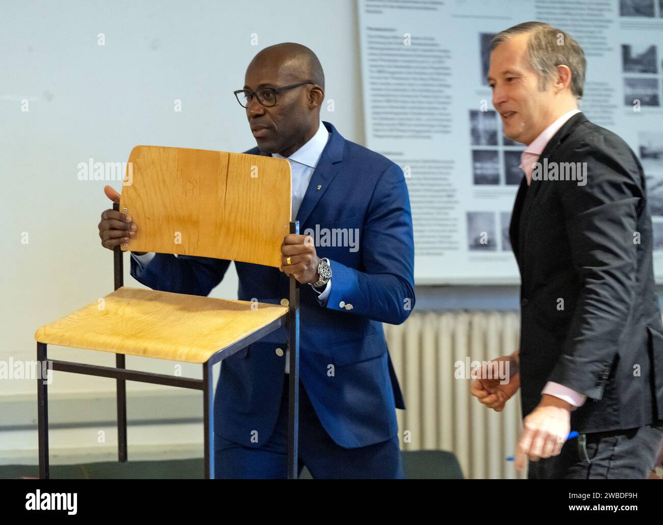 10 January 2024, Berlin: Joe Chialo (l, CDU), Senator for Culture and ...