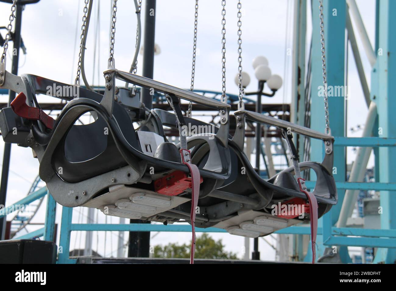 Swinging seats hi-res stock photography and images - Alamy