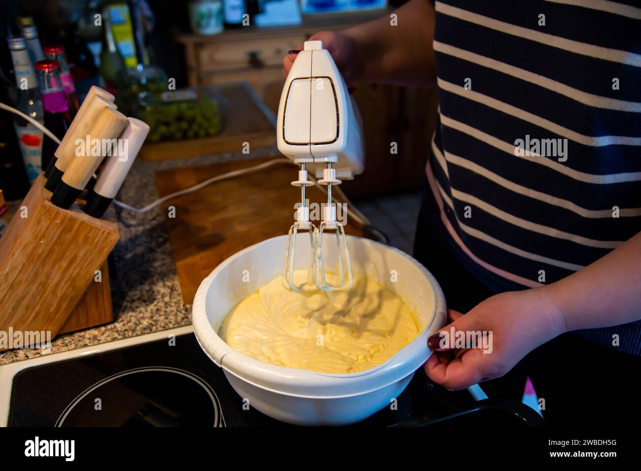 Kuchenteig hi-res stock photography and images - Alamy