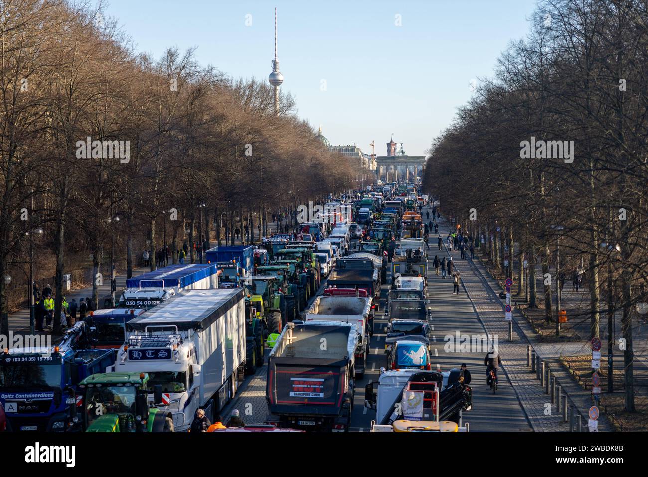 Bauernproteste vor dem Brandenburger Tor in Berlin Berlin, Deutschland ...