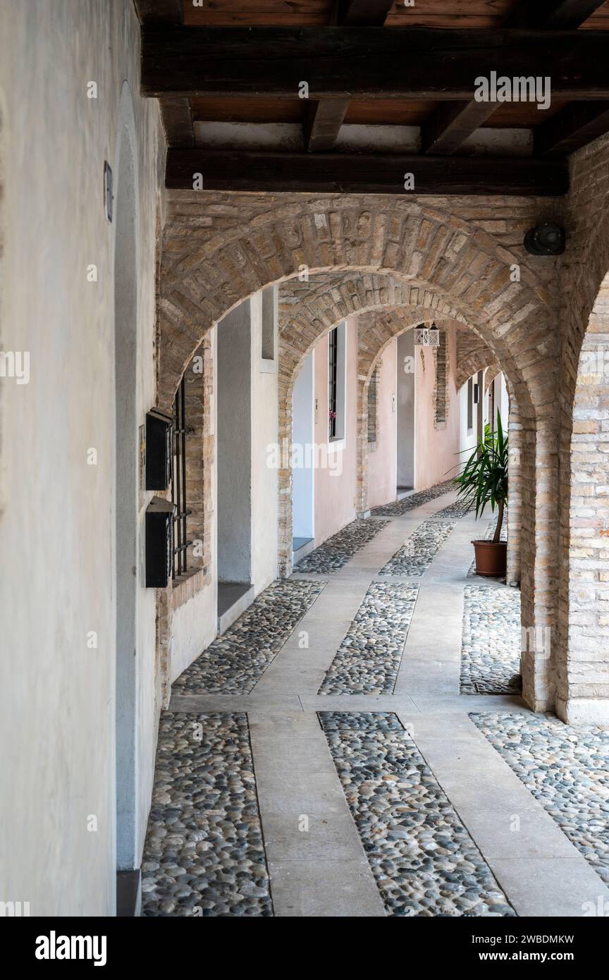 Architecture and art in the ancient fortified village of Valvasone ...