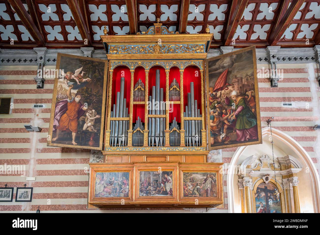 Architecture and art in the ancient fortified village of Valvasone ...