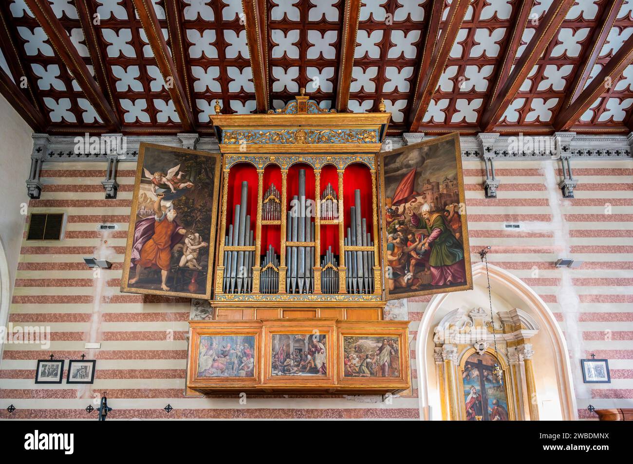 Architecture and art in the ancient fortified village of Valvasone ...