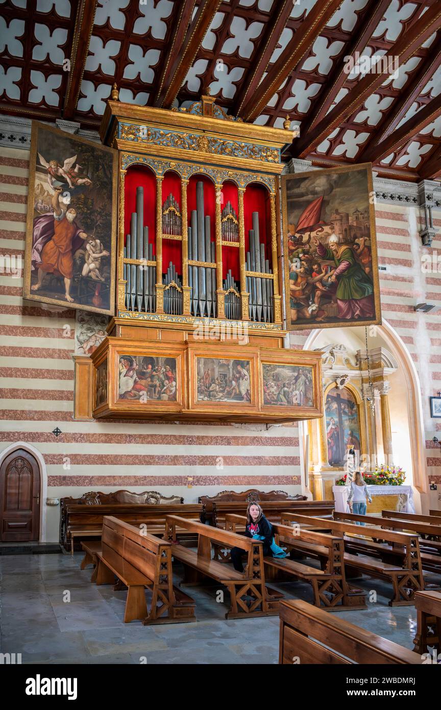 Architecture and art in the ancient fortified village of Valvasone ...