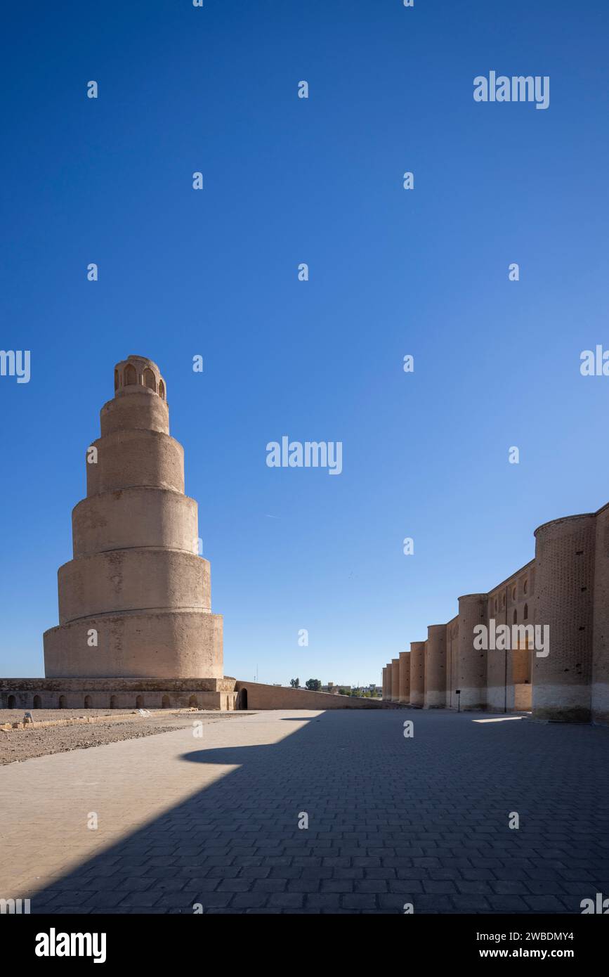 The 9th century Abbasid Great Mosque of Samarra and its helicoidal ...