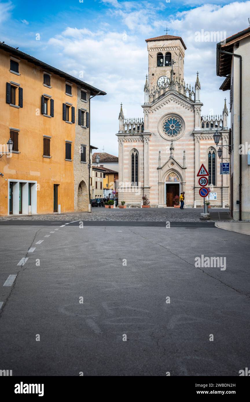 Architecture and art in the ancient fortified village of Valvasone ...