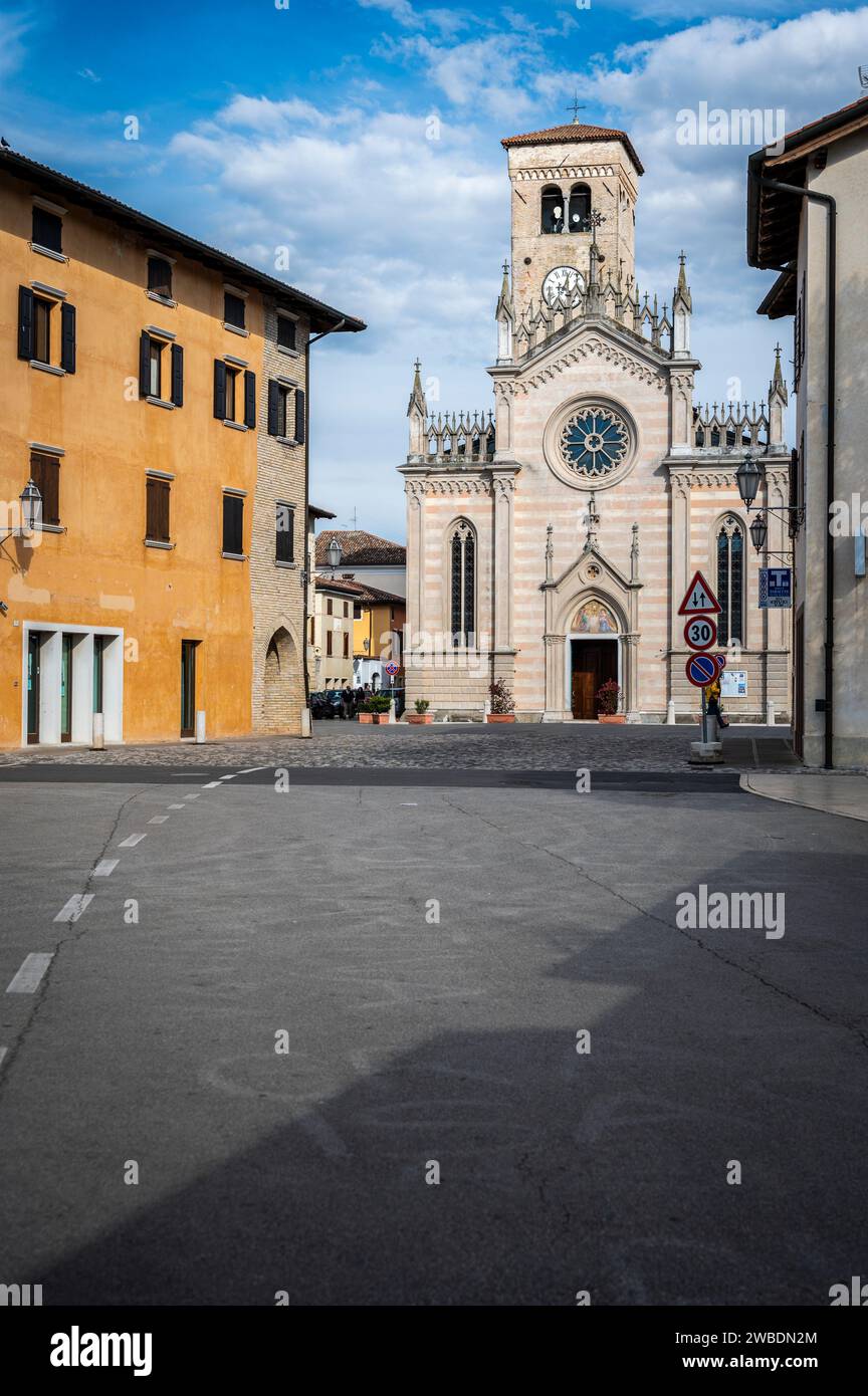 Architecture and art in the ancient fortified village of Valvasone ...