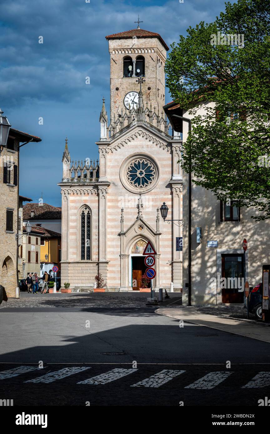 Architecture and art in the ancient fortified village of Valvasone ...