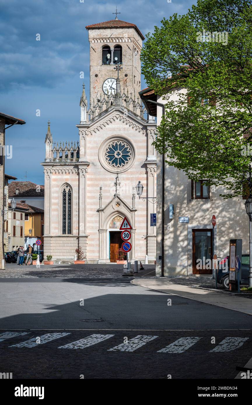 Architecture and art in the ancient fortified village of Valvasone ...