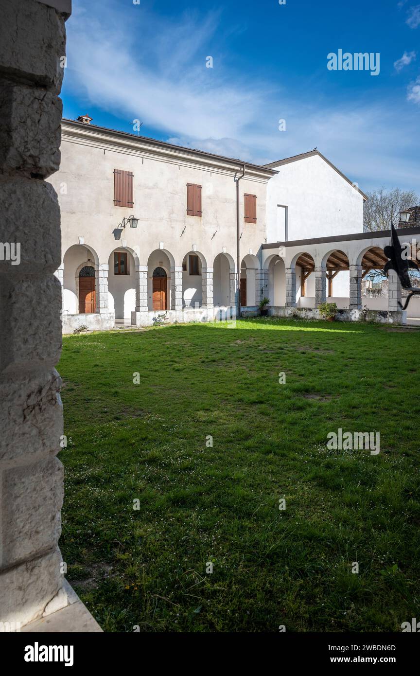 Architecture and art in the ancient fortified village of Valvasone ...