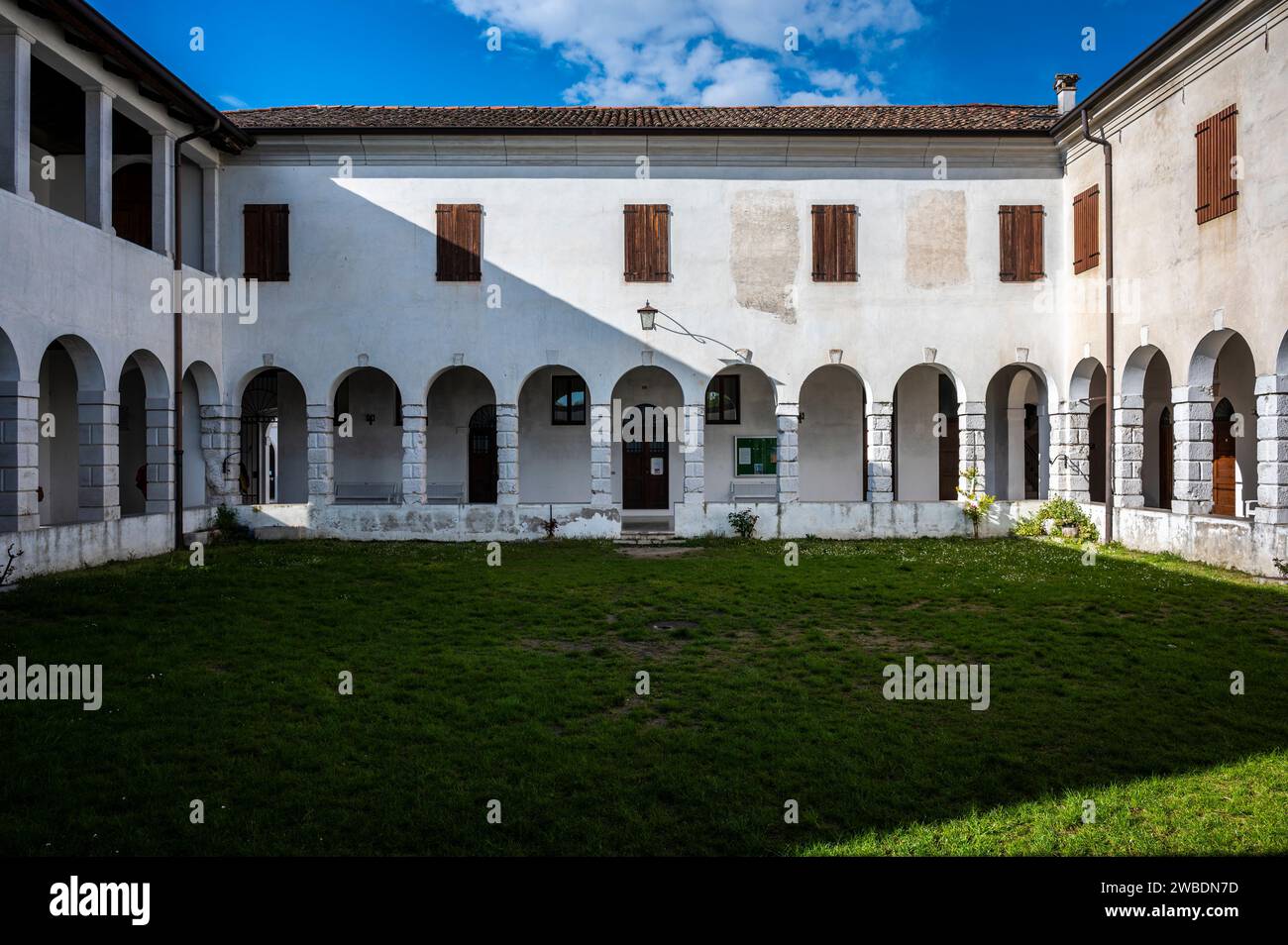 Architecture and art in the ancient fortified village of Valvasone ...
