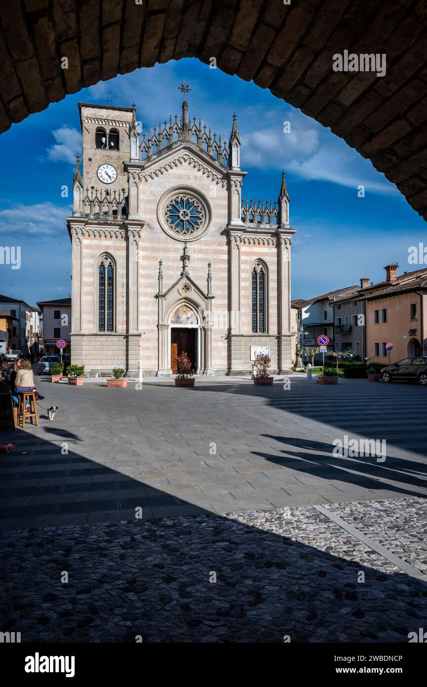 Architecture and art in the ancient fortified village of Valvasone ...