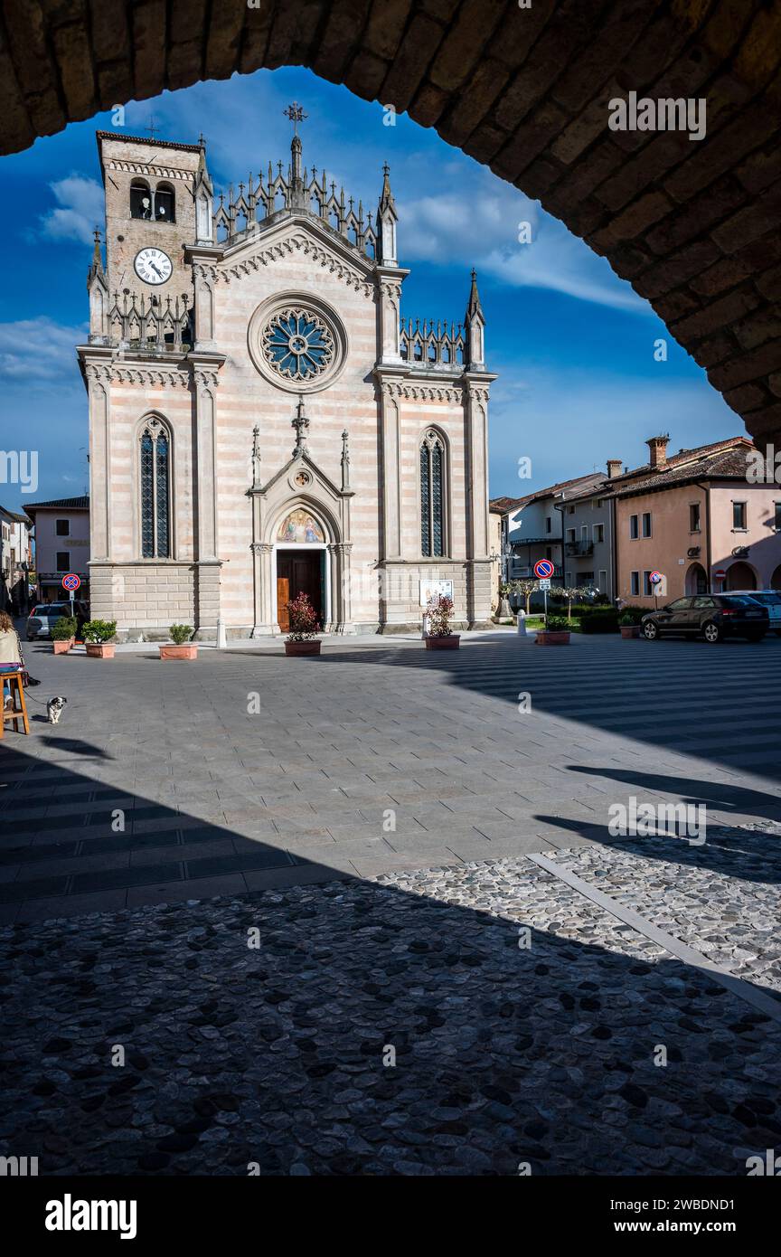 Architecture and art in the ancient fortified village of Valvasone ...