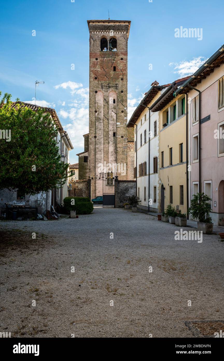 Architecture and art in the ancient fortified village of Valvasone ...