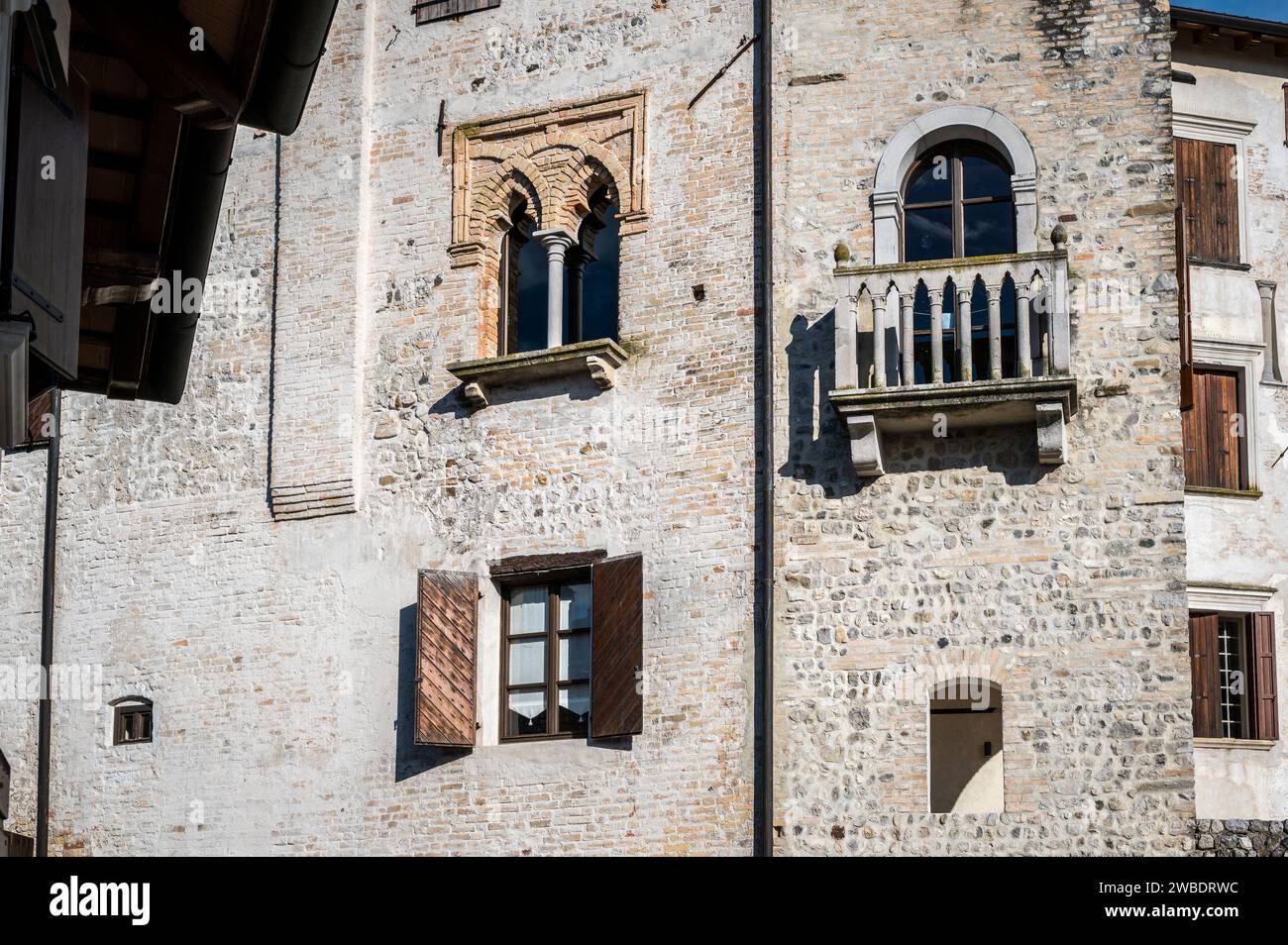 Architecture and art in the ancient fortified village of Valvasone ...