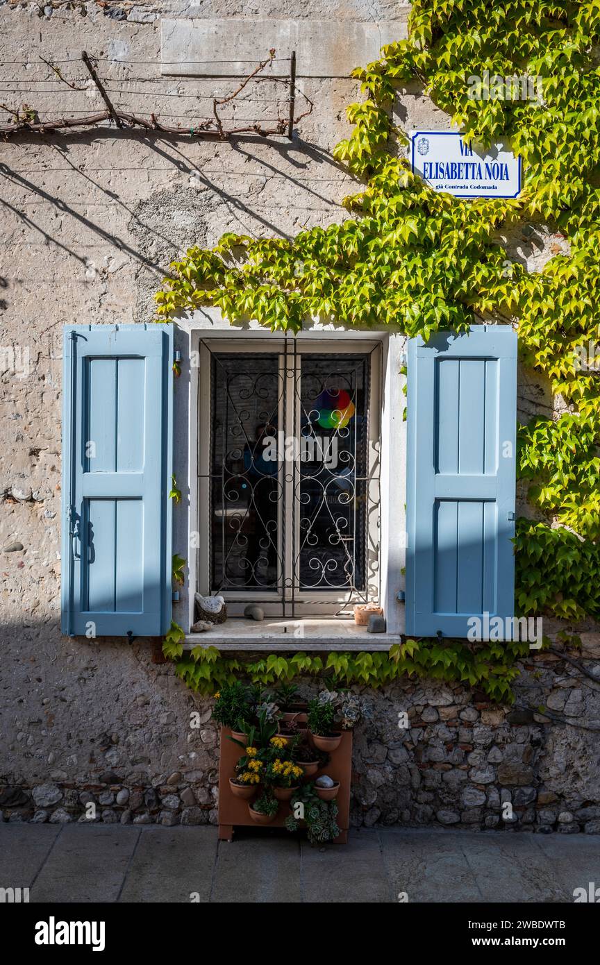 Architecture and art in the ancient fortified village of Valvasone ...