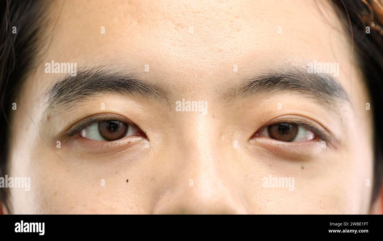 Guy's face, close-up, open eyes Stock Photo - Alamy