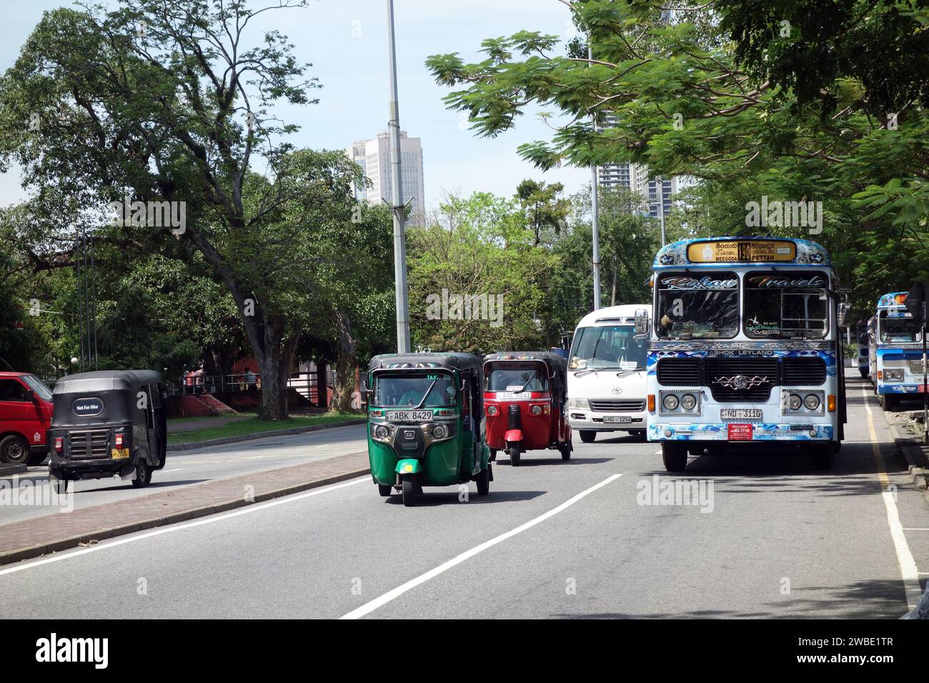 Public transport, downtown Colombo, Sri Lanka Stock Photo - Alamy
