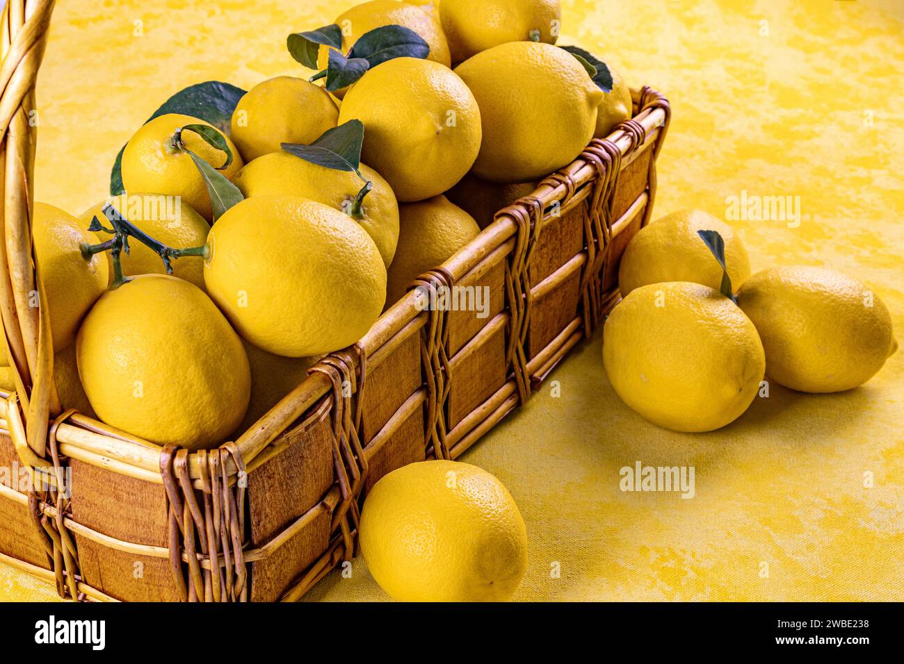 Basket exotic fruits leaves hi-res stock photography and images - Alamy