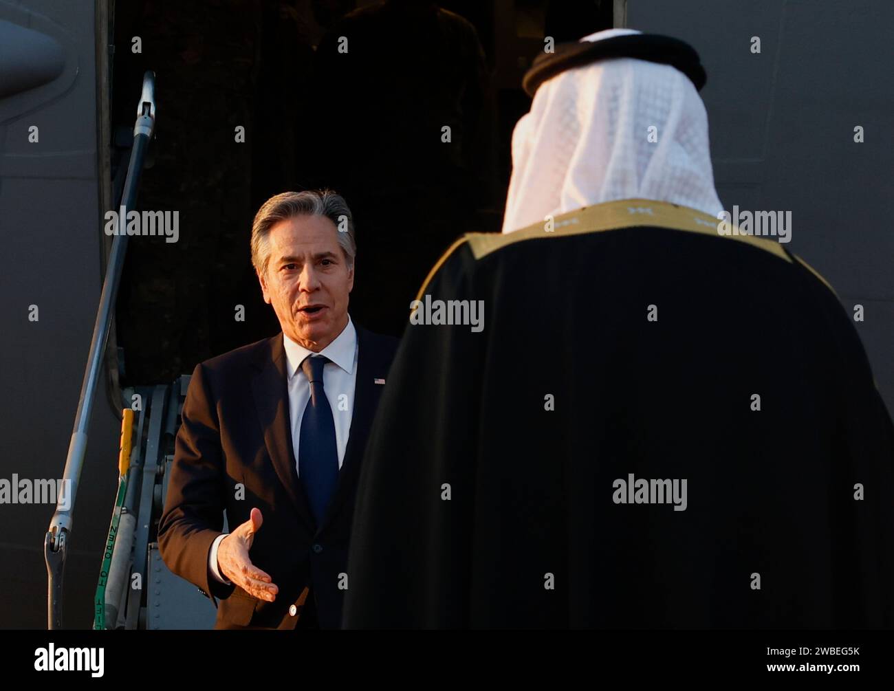 Bahrain's Foreign Minister Abdullatif bin Rashid al-Zayani, right ...