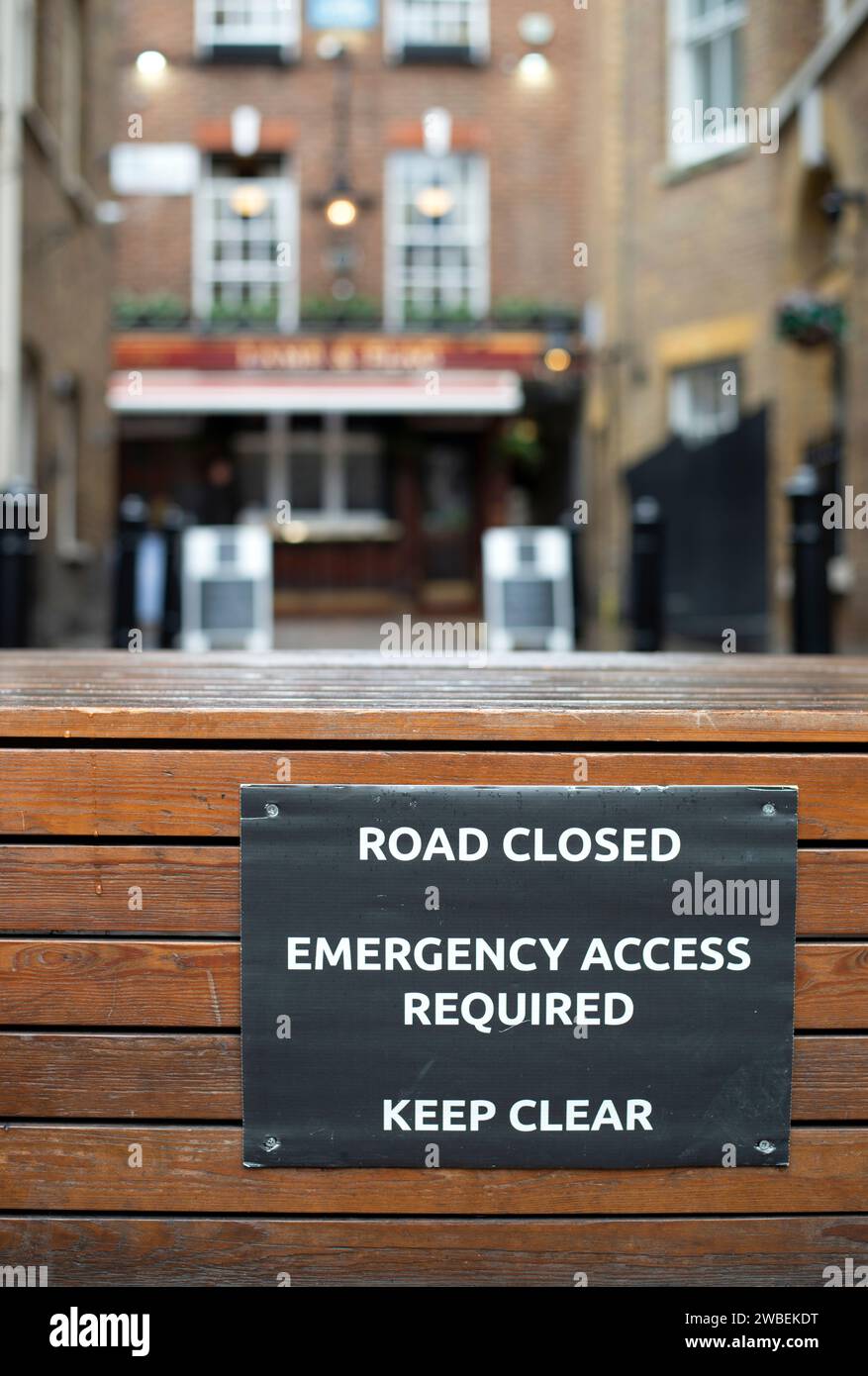 Sign: road closed, emergency access required, keep clear Stock Photo ...