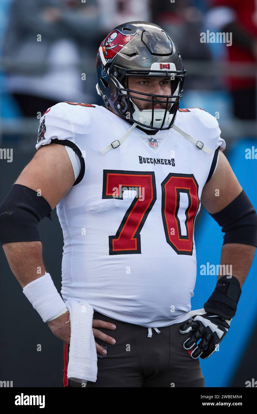 Tampa Bay Buccaneers center Robert Hainsey (70) warms up prior to an ...