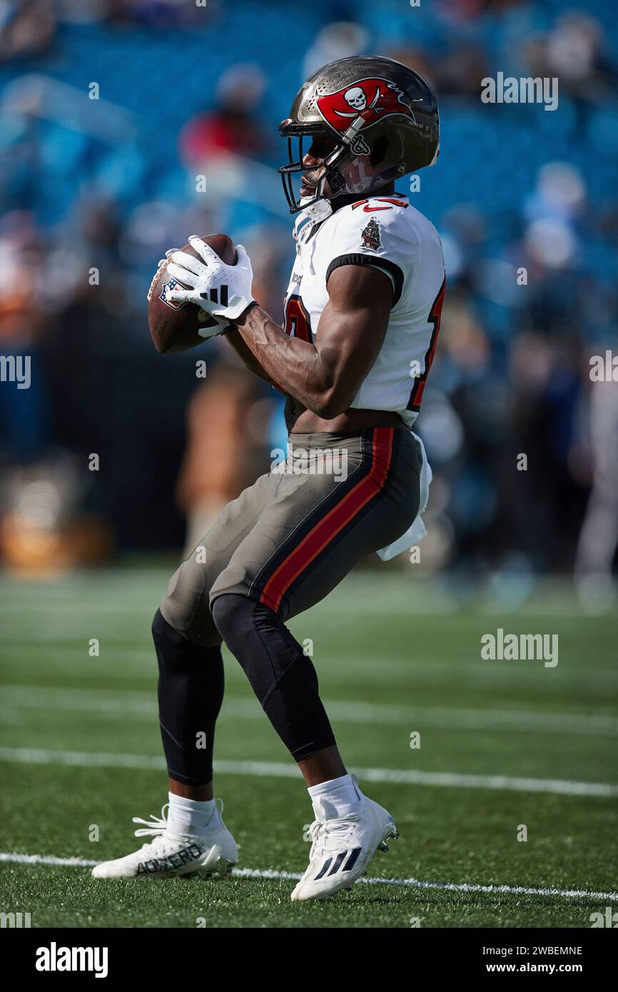 Tampa Bay Buccaneers wide receiver David Moore (19) catches a pass ...