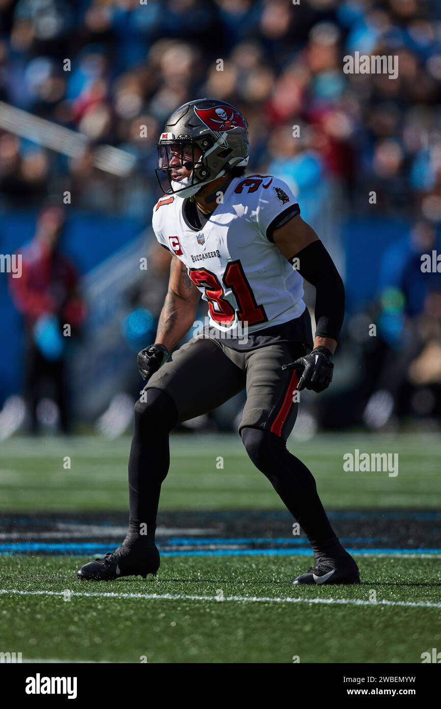 Tampa Bay Buccaneers safety Antoine Winfield Jr. (31) lines up on ...