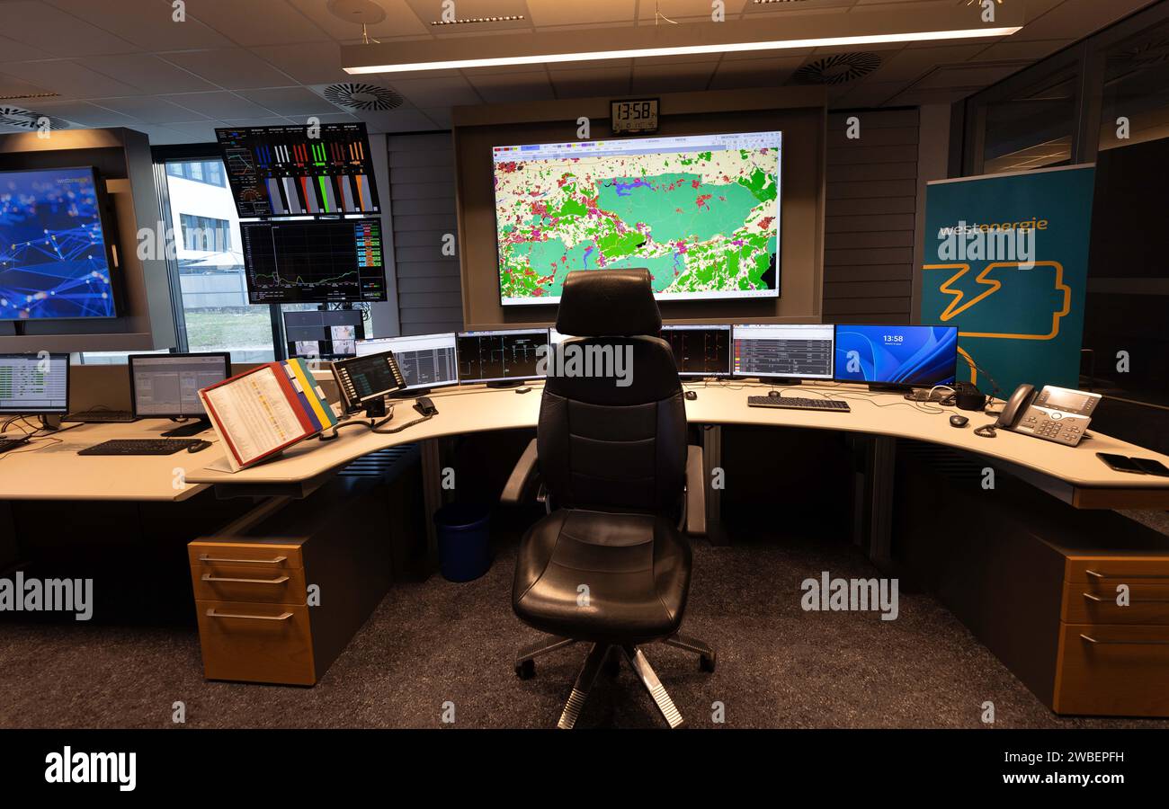 Arnsberg, Germany. 10th Jan, 2024. View of screens in the grid control ...